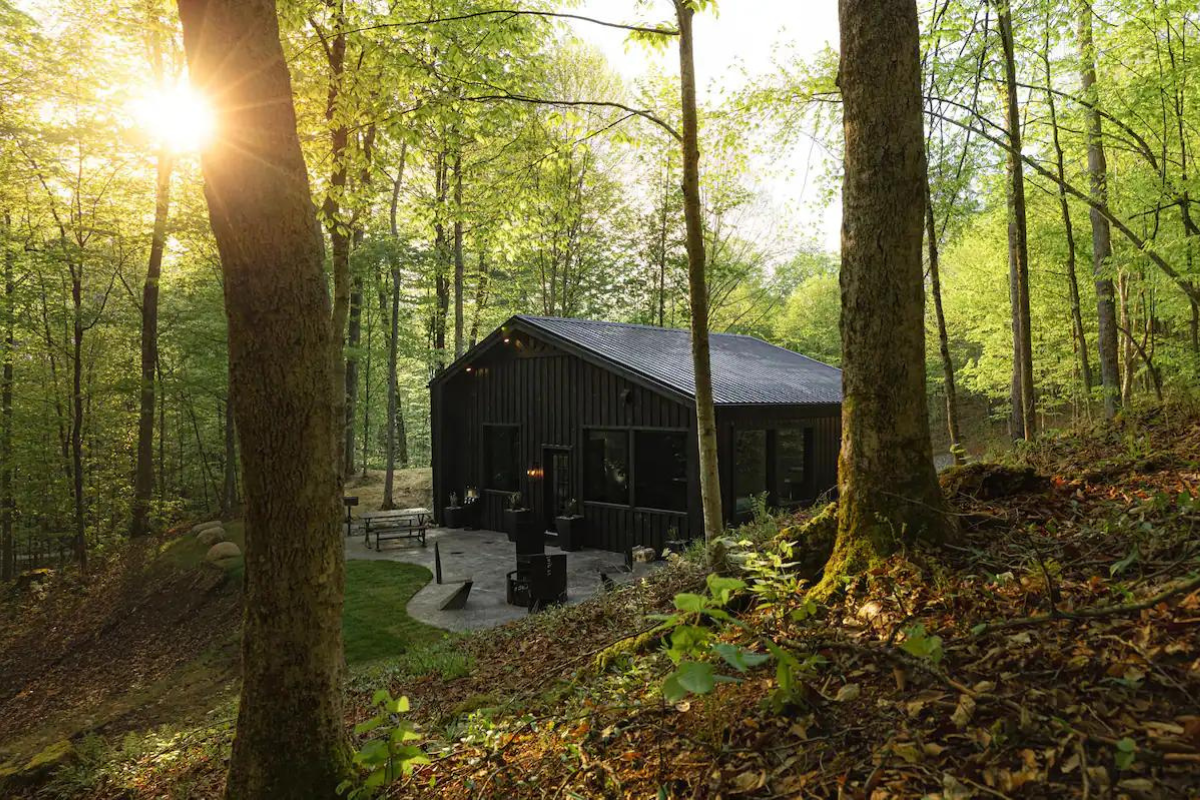 Best Adirondack Airbnbs and Cabins 2025 – Travel Curator