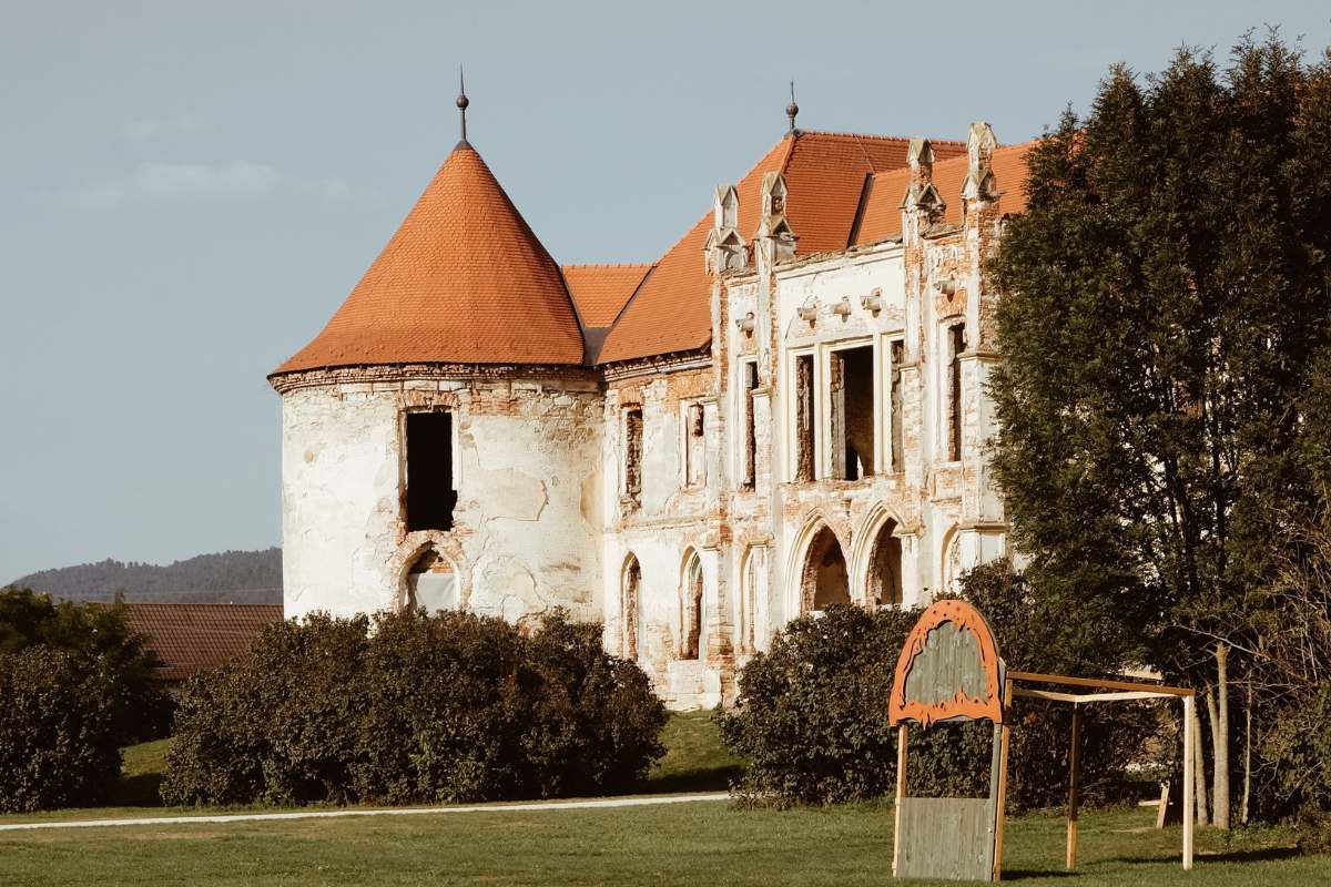 Castles in Romania – Travel Curator