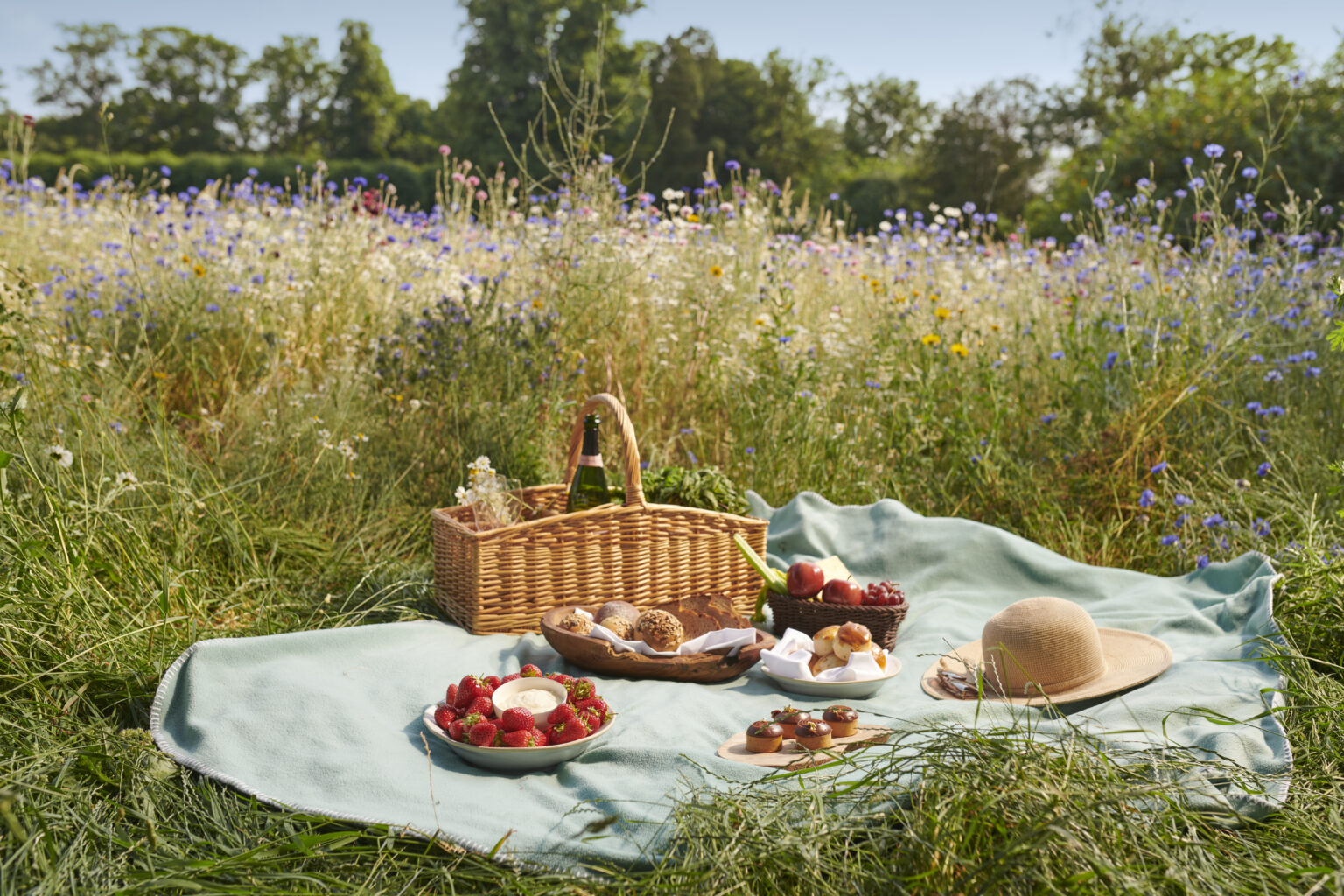 Best Fall Picnics at Luxury Hotels – Travel Curator
